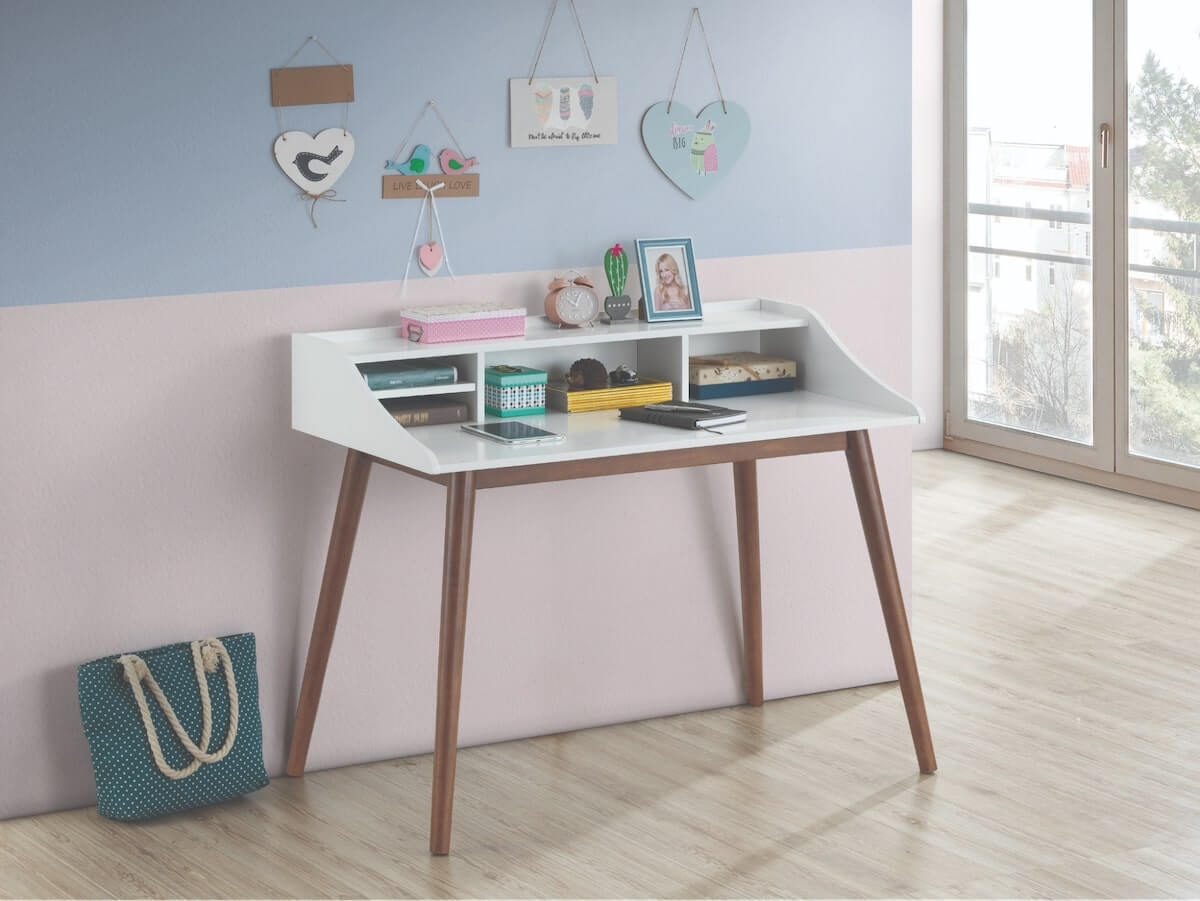 Small writing desk, big style: 12 desks for small spaces - C
